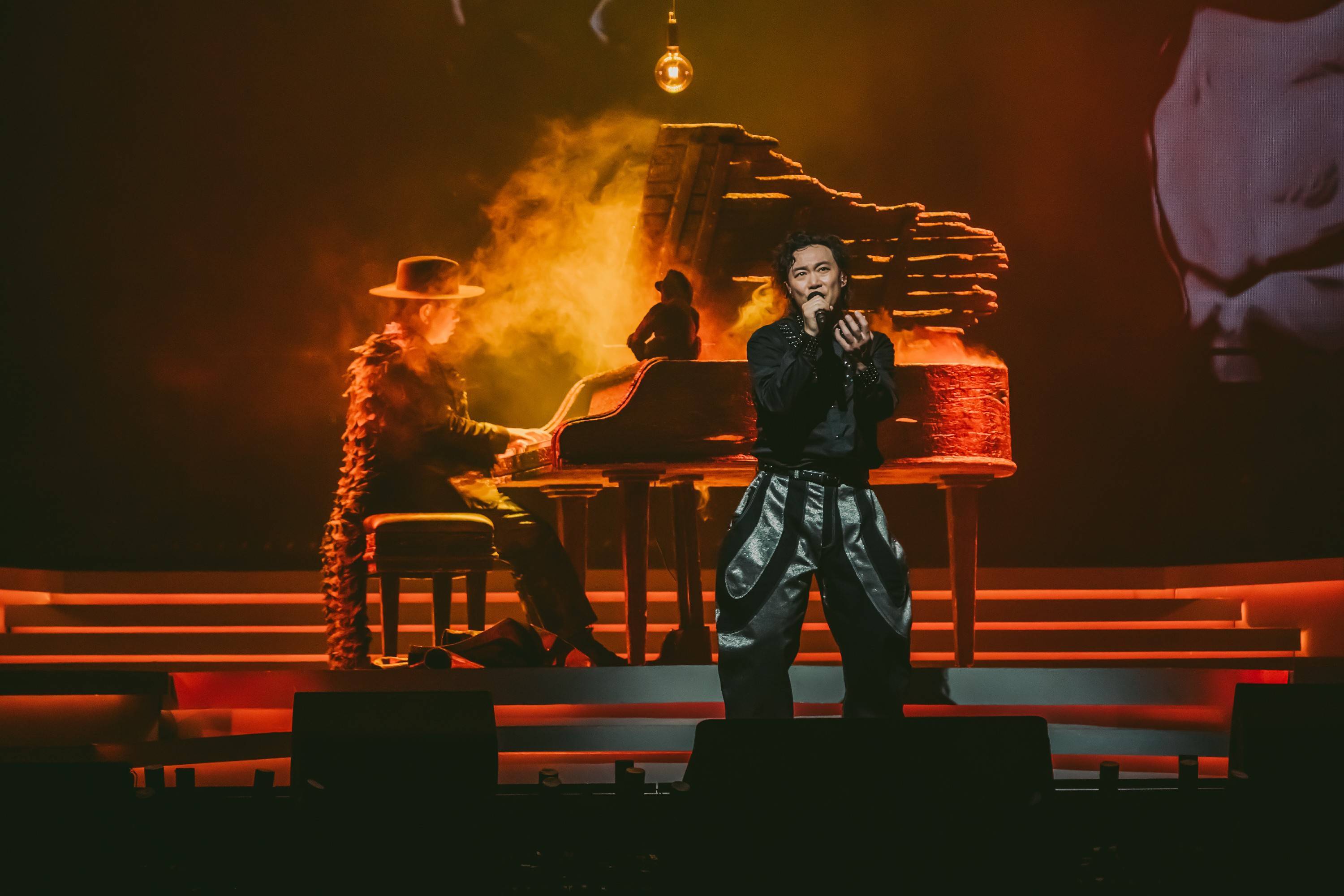 陈奕迅新专辑《CHIN UP!》正式上线 澳门站首唱新歌《社交恐惧癌》 - 360娱乐，你开心就好