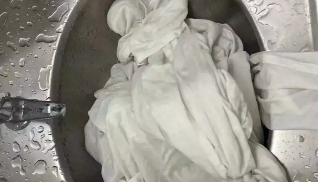 生理期弄脏火车卧铺