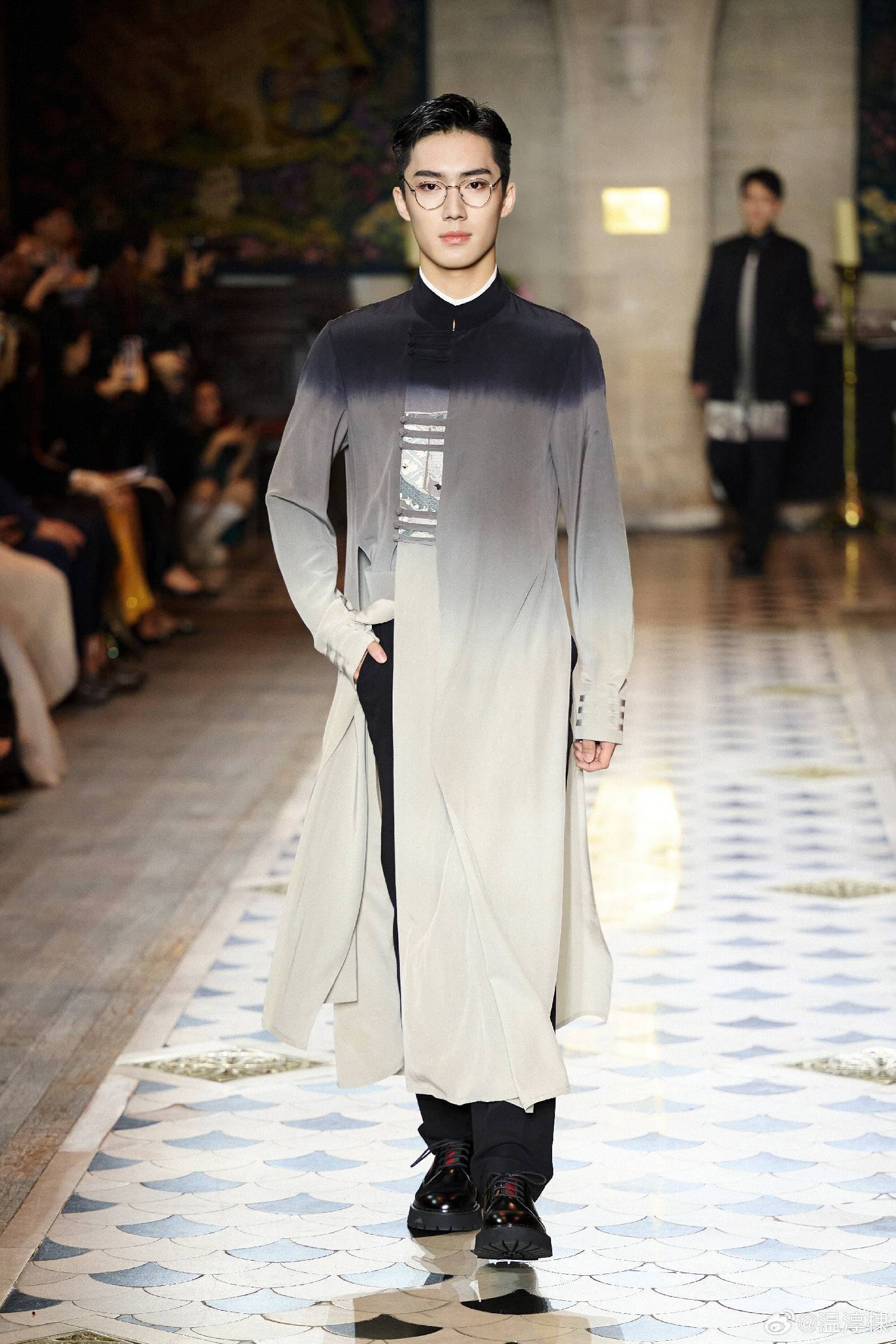 熊英·盖娅传说2025SS品牌巴黎发布会圆满成功！ - 360娱乐，你开心就好